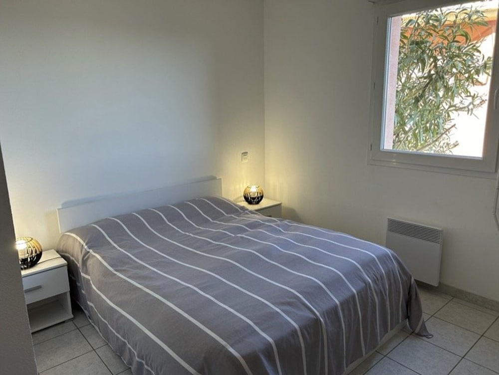 Apartamento De 2 Habitaciones Con Terraza Y Aparcamiento Privado, Cerca Del Centro Y La Playa - Saint-Pierre-la-Mer