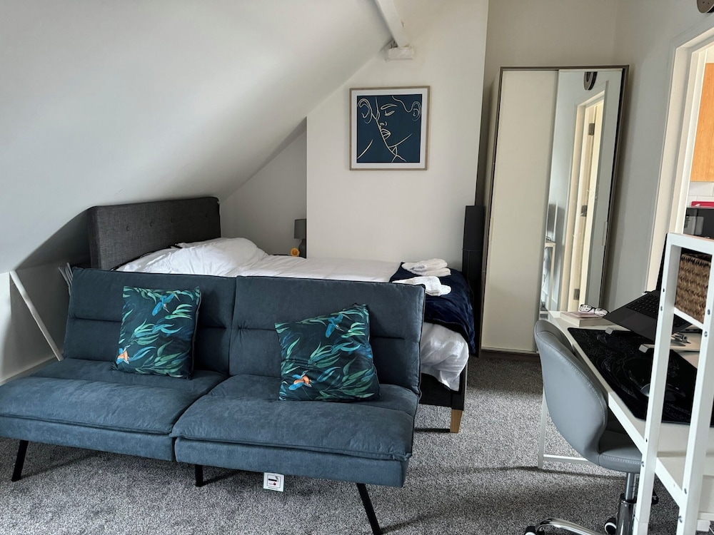 A Cozy City Hideaway – 5 Mins To Town & Station! - Reading