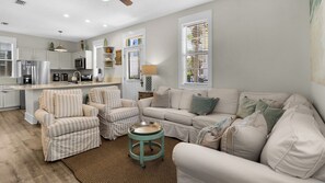 Casa, várias camas, pátio, vista para o jardim (Beach Bungalow 101) | Sala de estar