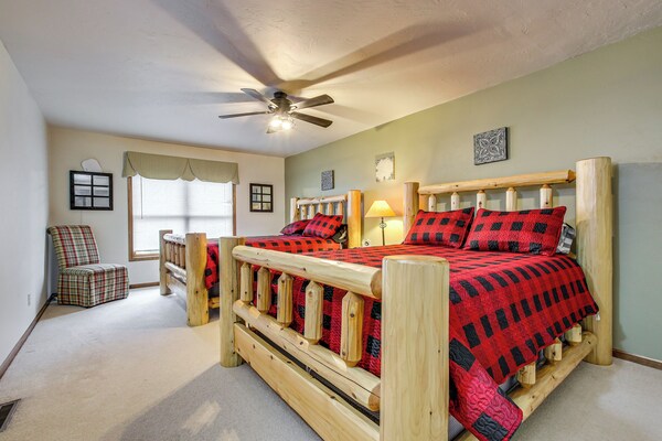 Door County Townhome: Pool Access, 1 Mi To Beach! - Egg Harbor, WI