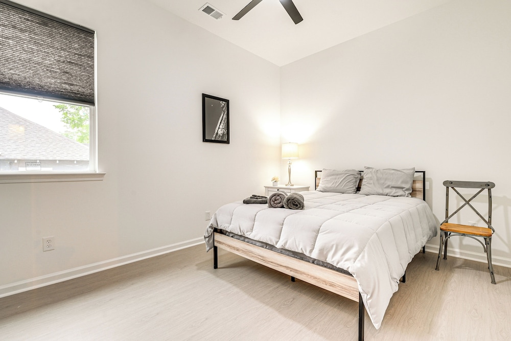 Walk To Downtown! Modern Hogansville Home W/ Patio - LaGrange, GA