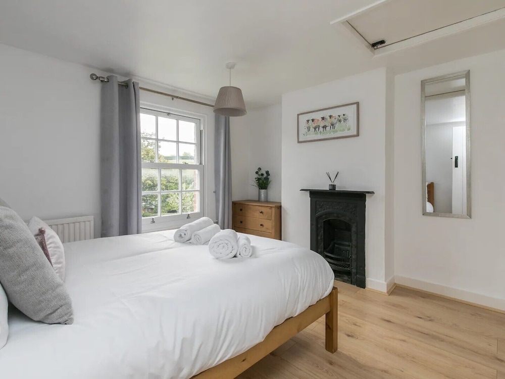 4oc · Fab English Country Cottage | Pass The Keys - Marlow