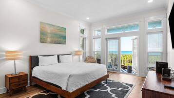 Apartamento em Condomínio Fechado, várias camas, pátio (Turtle Beach - 55 Nature Way #100) | 4 quartos, com decoração personalizada, com mobília individualizada