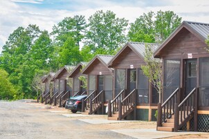 Cabana, 1 cama Queen e sofá-cama | Cortinas blackout, ferros/tábuas de passar roupa, Wi-Fi de cortesia