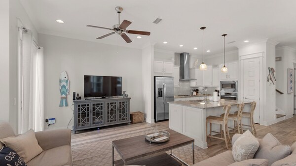 Modern Comfort + Resort Style Pool: Perfect Prominence Location For 10 - Rosemary Beach, FL