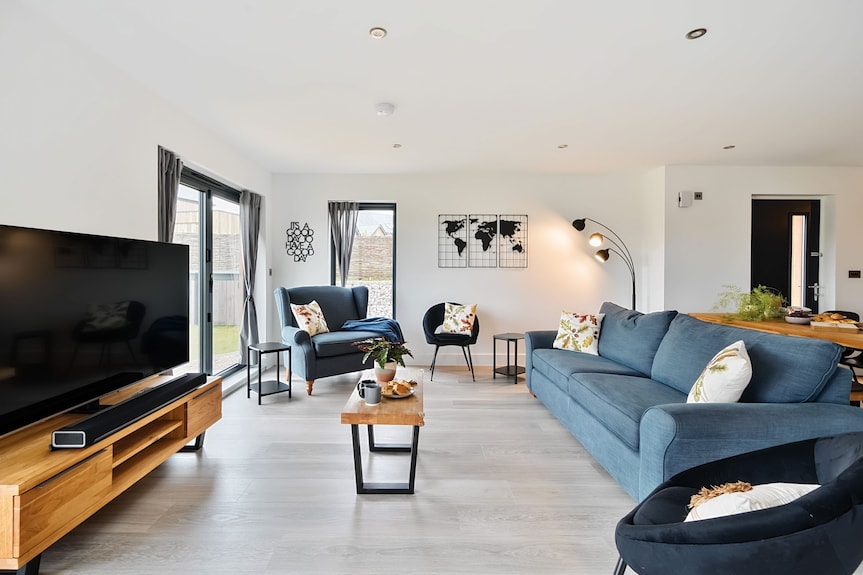 Acorn House - 8 Guests In 4 Bedrooms - West Lulworth