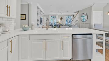 Casa, várias camas, varanda, vista para o jardim (Happy Ours) | Cozinha privada