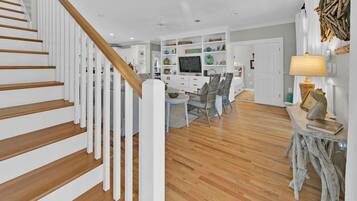 Casa, várias camas, varanda, vista para o jardim (Happy Ours) | Parte interna