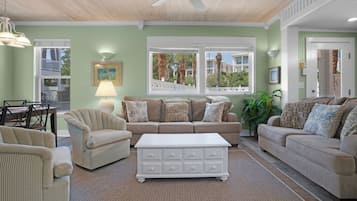 Casa, várias camas, acesso à piscina, vista para a piscina (Sea Turtle Pass) | Sala de estar