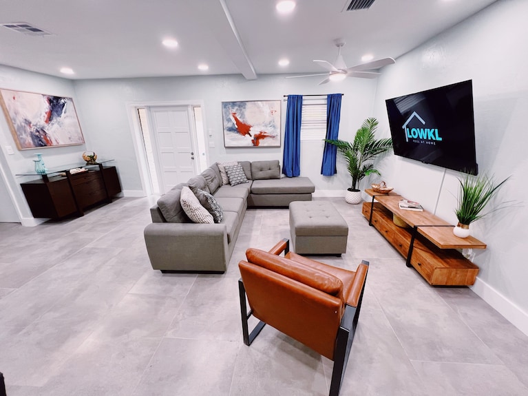 Lake Ridge 3br Home W/ Backyard & Communal Pool - Fort Lauderdale