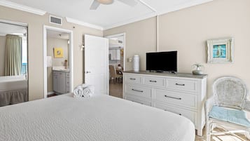 Apartamento em Condomínio Fechado, várias camas, varanda, vista para o oceano (BeachCrest 1102) | 2 quartos, com decoração personalizada, com mobília individualizada