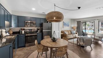 Apartamento em Condomínio Fechado, 1 cama king-size e sofá-cama, pátio (Dune Villas 8A) | Interior