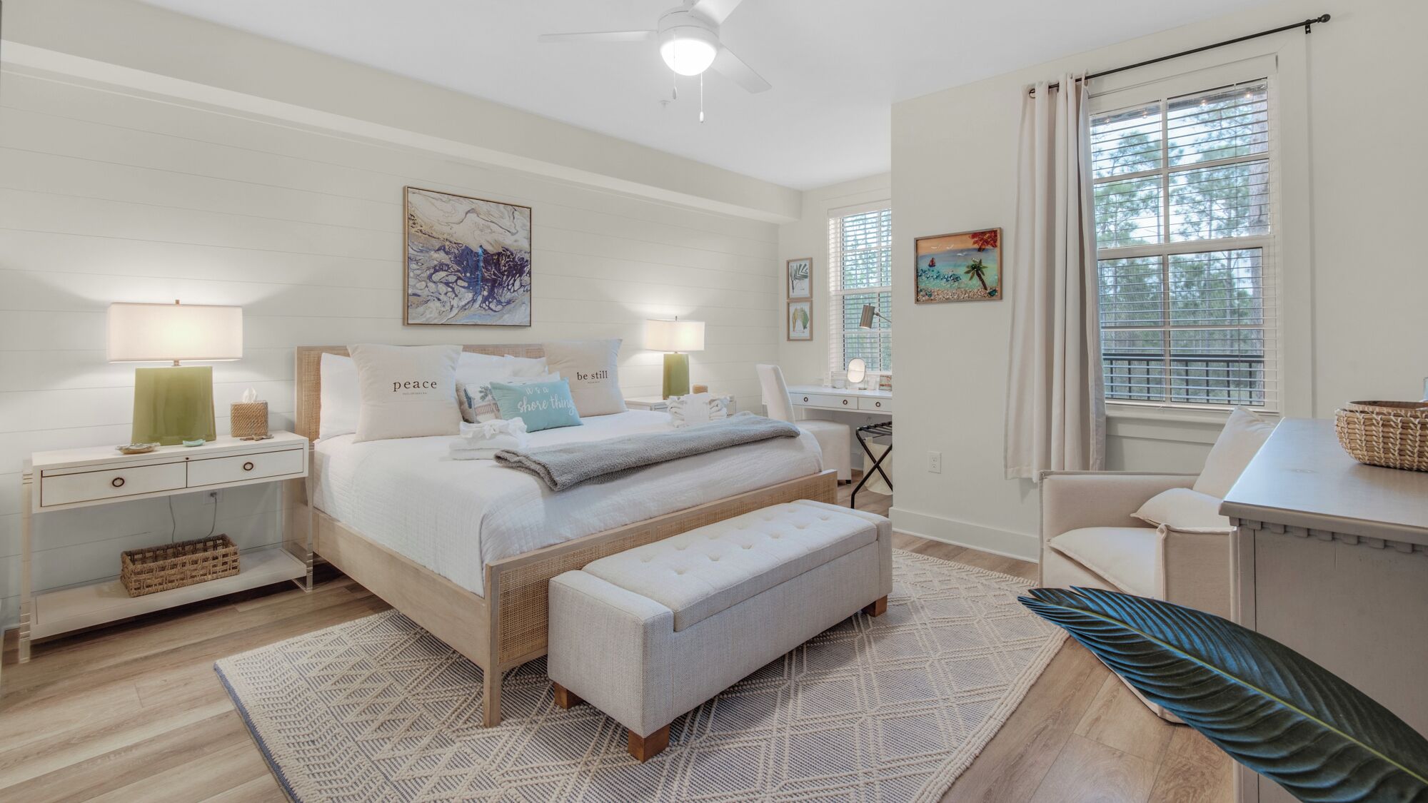 Apartamento em Condomínio Fechado, 1 cama king-size e sofá-cama, pátio (Pinewood30A 424) | 2 quartos, com decoração personalizada, com mobília individualizada 