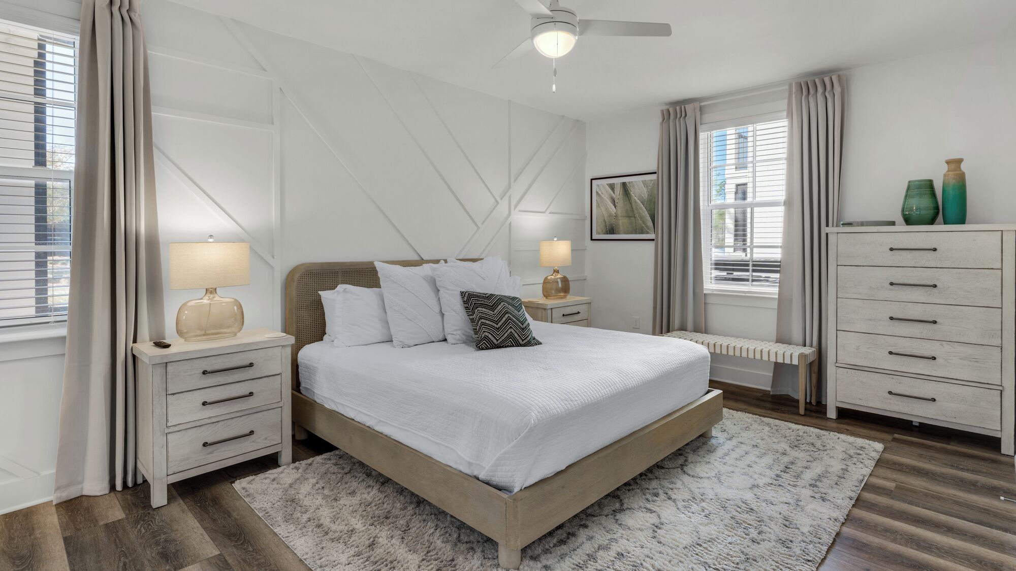 Apartamento em Condomínio Fechado, várias camas, pátio (Pinewood30A 317) | 2 quartos, com decoração personalizada, com mobília individualizada 