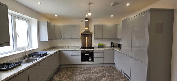 Citrine Suite - Sleeps 8 With Parking - Rudyard Lake