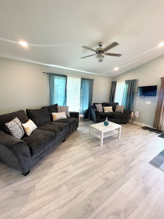 Lakefront Cabin - Manitoba