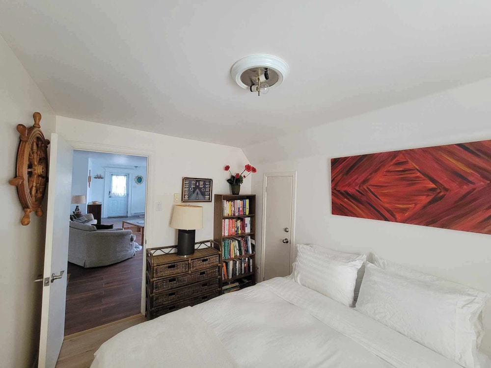 Remodelled Historic Suite W/nautical Boho Decor, In The Unesco Town Of Lunenburg - Lunenburg
