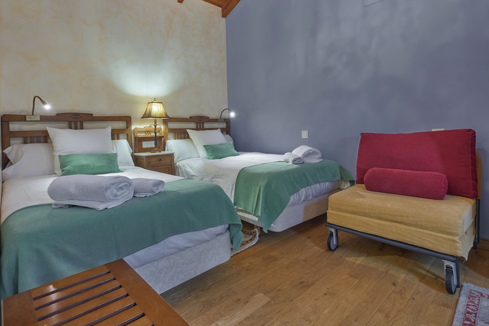 Casa De Campo 'La Majada De Peñacorada' Con Vistas A La Montaña, Piscina Privada Y Wi-fi - Cistierna