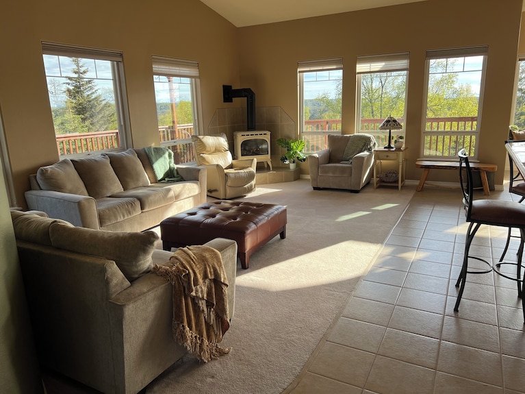 Amazing View, Perfect For Large Families, Central Kenai Peninsula Location! - Soldotna, AK