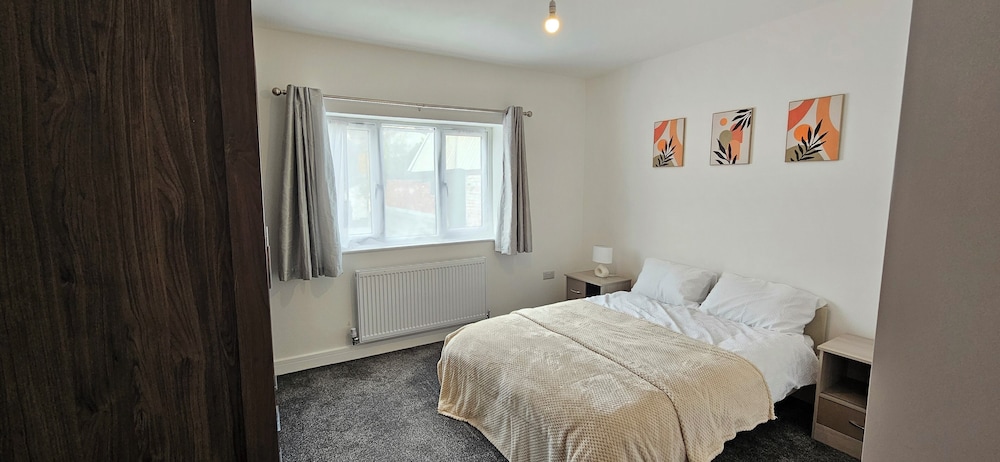 Citrine Suite 4 Bed House In Stoke On Trent - Stoke-on-Trent