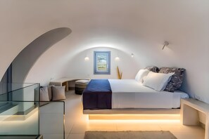 Luxury Suite with Balcony & Hot Tub | 2 quartos, roupa de alta qualidade, quartos insonorizados 