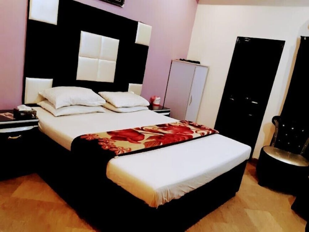 카이버 호텔 - 라호르