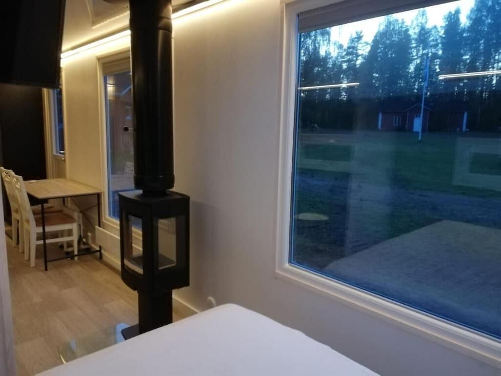 Old Pine Husky Lodge - Lappi