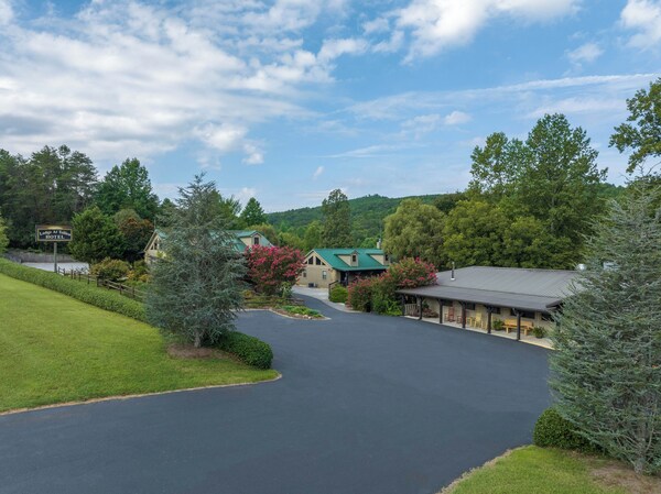 Lodge At Tellico - Tellico Plains, TN