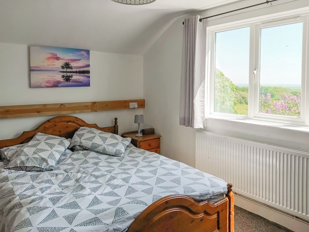 3 Bedroom Accommodation In Bridgend - Porthcawl
