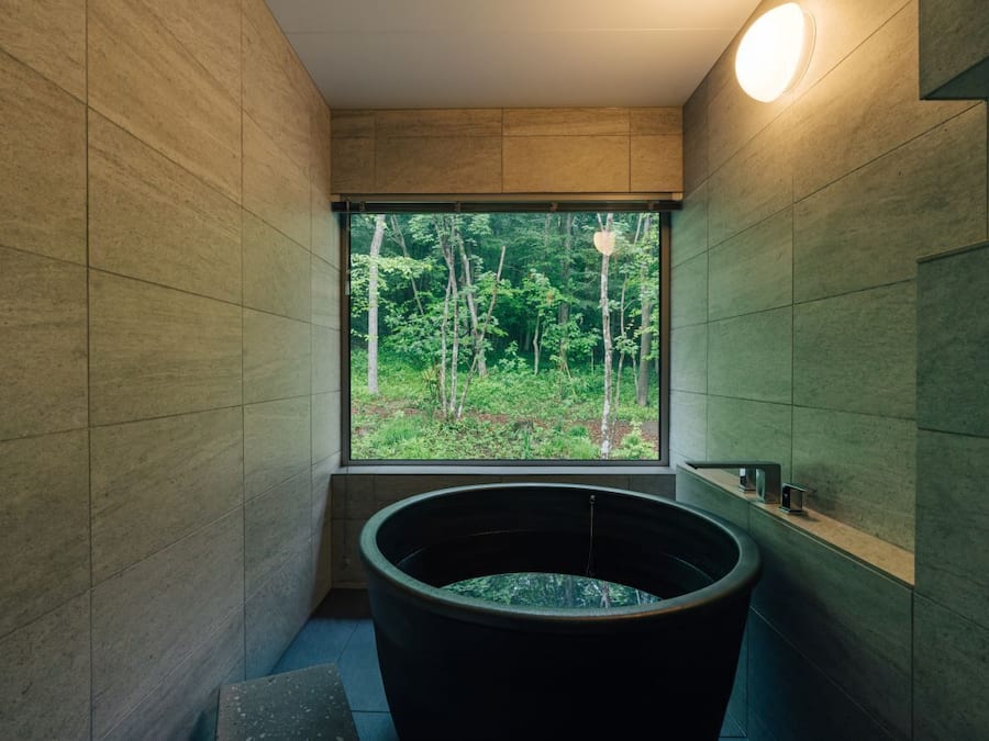 Quarto casal ou duplo superior, 1 quarto, para não fumantes, no piso térreo | Banheiro | Banheira e chuveiro separados, banheira de imersão