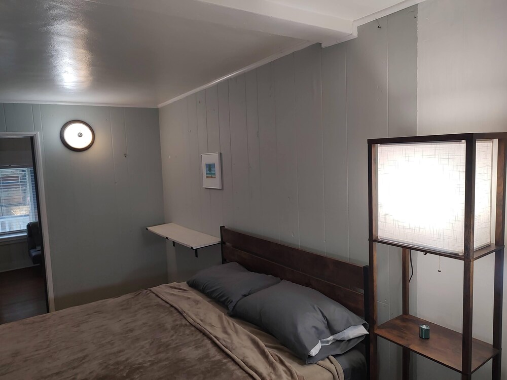 Ocean breezes! Furnished 2/1.Pets ok.Pt Fermin.Feet to Lighthouse Cafe.534 1/2. - Los Angeles | Vrbo