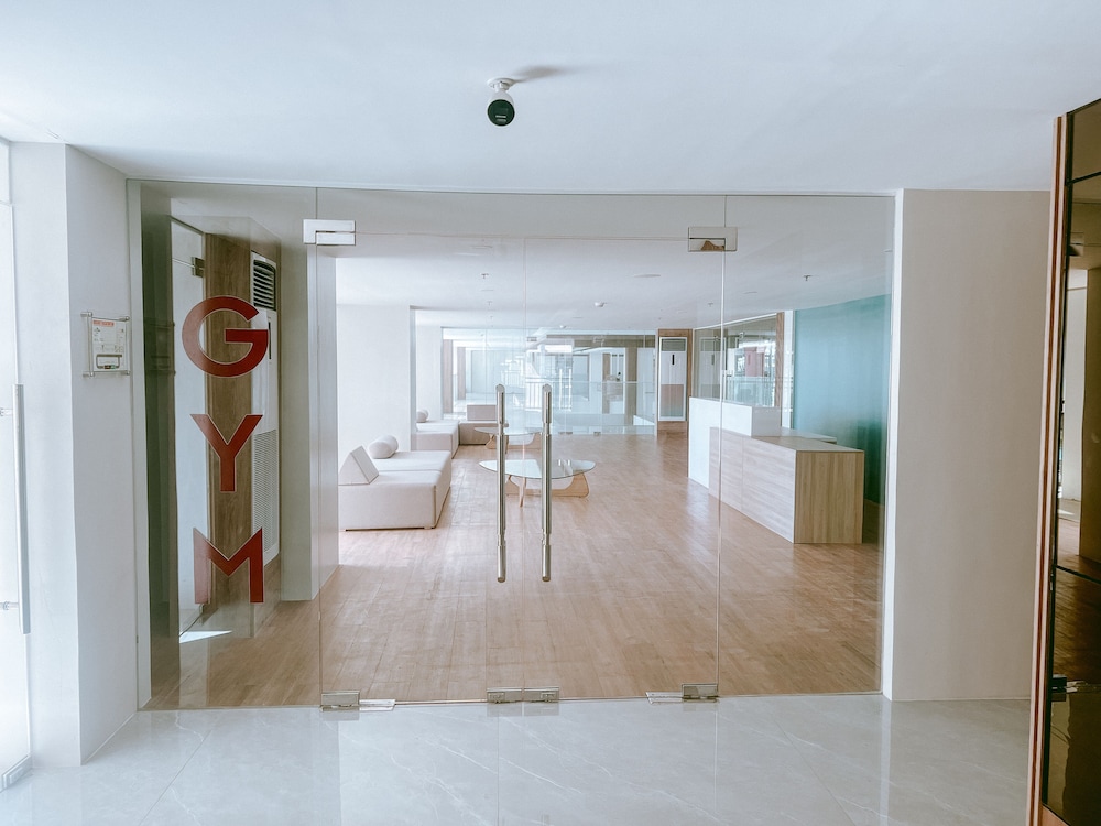 Miiches Prime Pad Is Located In A Resort Style Condominium In The City Of Lapu2x - Lapu-Lapu City