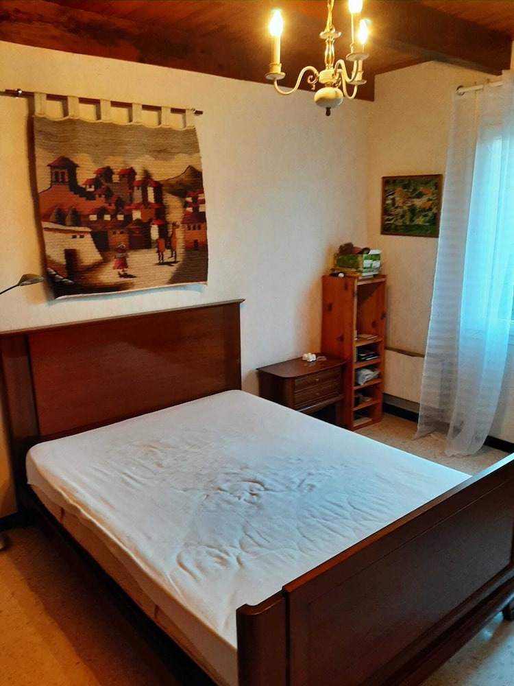 Maison En Pleine Campagne Avec Piscine Privée. Les 4 Pattes Sont Acceptés - Prades