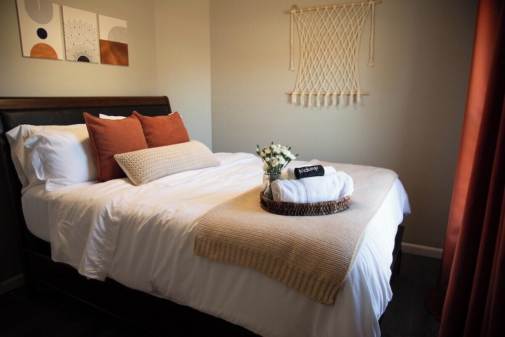 Charming Home | Pet Friendly - Wenatchee, WA