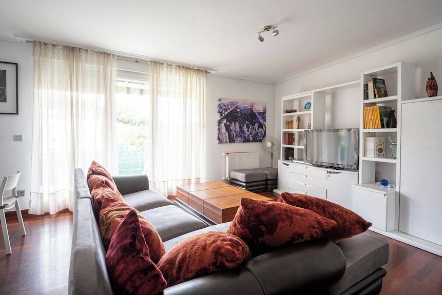 Chalet Adosado Con Piscina Terraza Y Garaje - Castro Urdiales