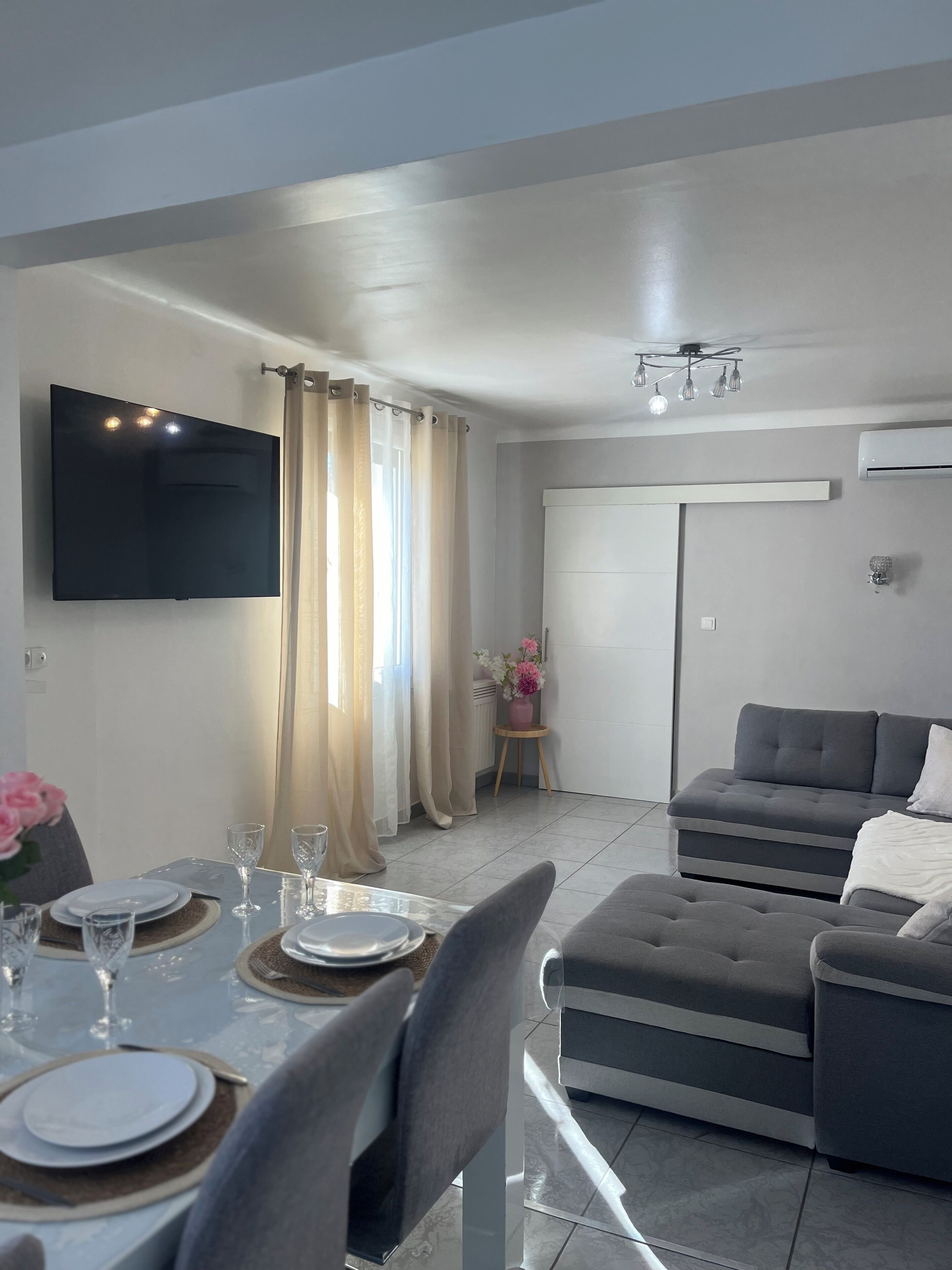 Villa With Pool And Air Conditioning - Carpentras