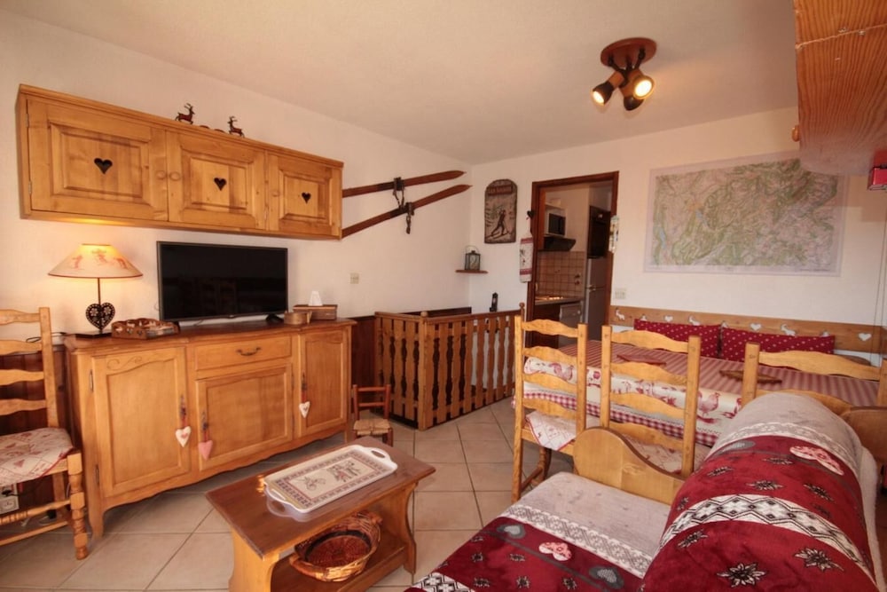 150m from ski slopes, 1st floor, view mountain, tv, ski locker, 52m² ...