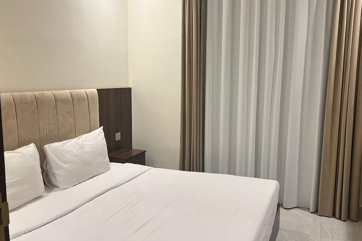 Apartamento Básico | 1 quarto, cofre no quarto, ferro/tábua de engomar, Wi-fi grátis