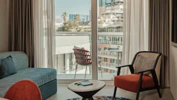 Suite, 1 quarto, terraço | Lençóis de algodão egípcio, roupa de alta qualidade