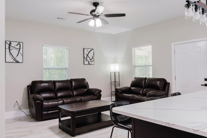 Stylishly Retreat With Furnishing - Macon, GA