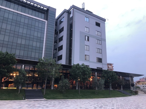 Riverside Rooms At Hotel Fieri - Qark Fier