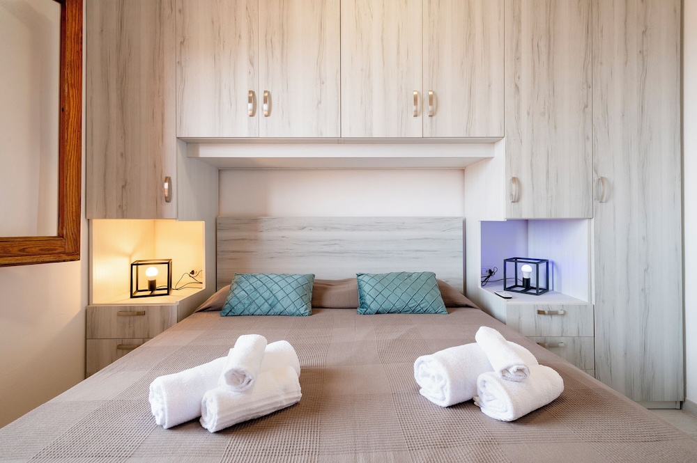 Holiday Home 'Appartamento Li Tamerici' With Shared Terrace And Air Conditioning - Costa Paradiso