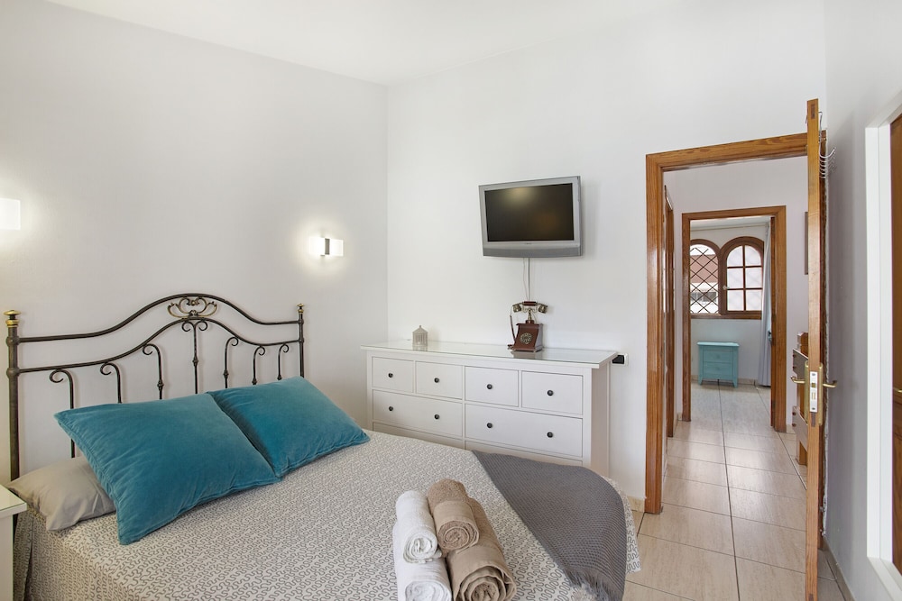 Casa De Vacaciones 'Casa Familiar San Diego' Con Piscina Compartida, Terraza Privada Y Wi-fi - Maspalomas