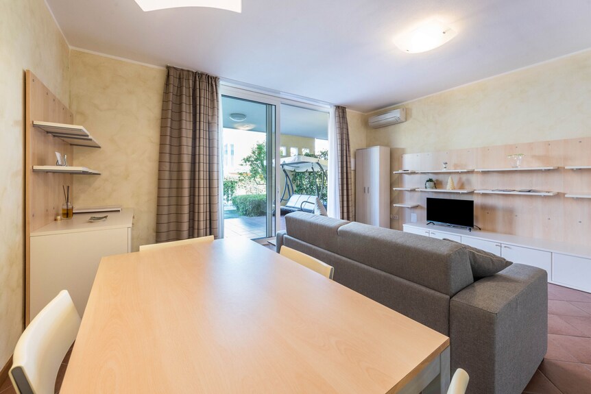 Appartamento 'Appartamento Gardazzurro Con Piscina Privata, Wi-fi E Aria Condizionata - Sirmione