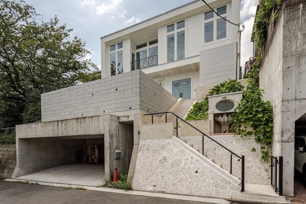 Hale Kotsubo - Yokosuka