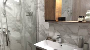 Apartamento Familiar, 2 quartos | Casa de banho