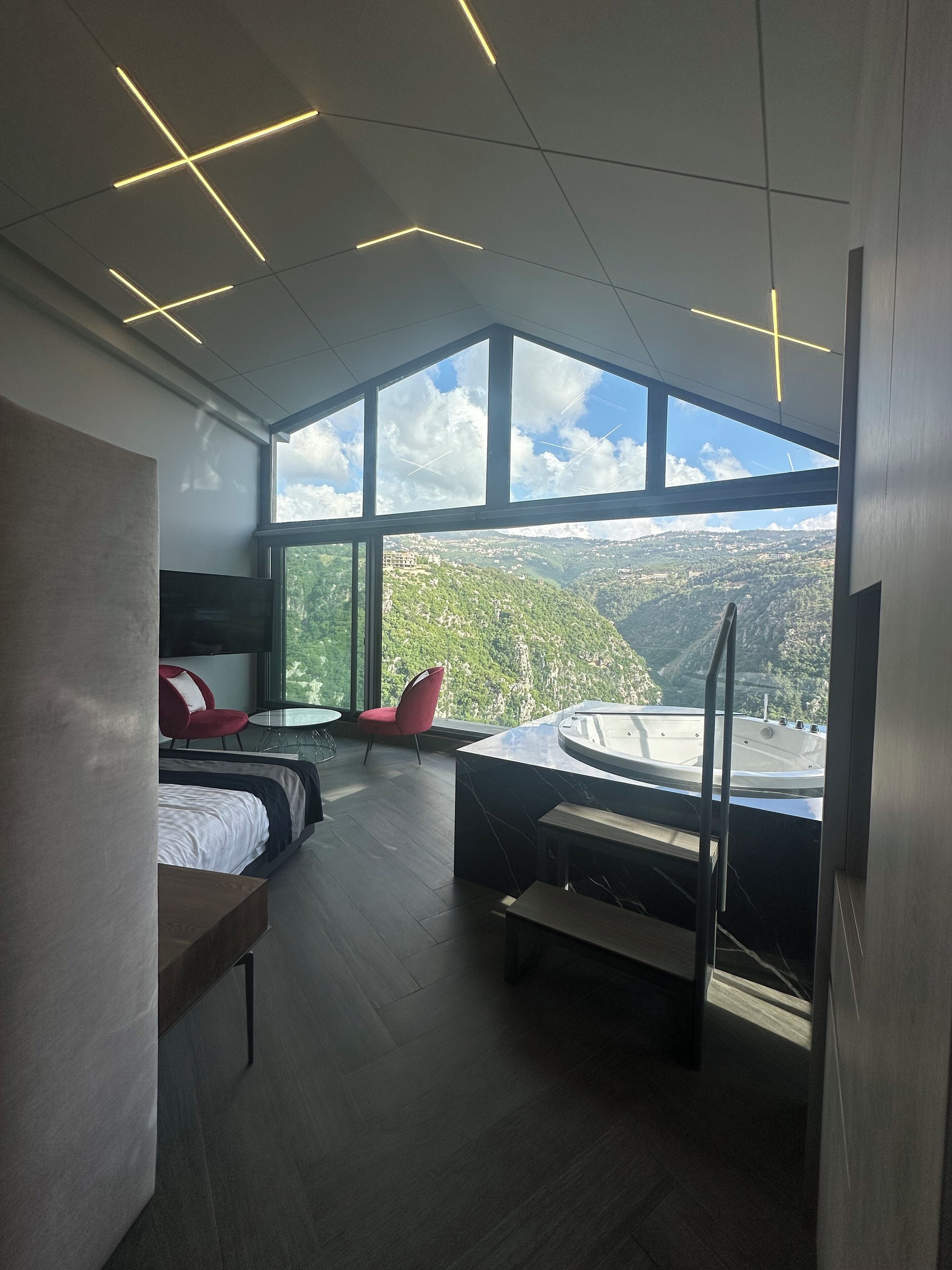 Quarto Duplo Deluxe, vista para a montanha | Cofre no quarto, ferro/tábua de engomar, Wi-fi grátis 