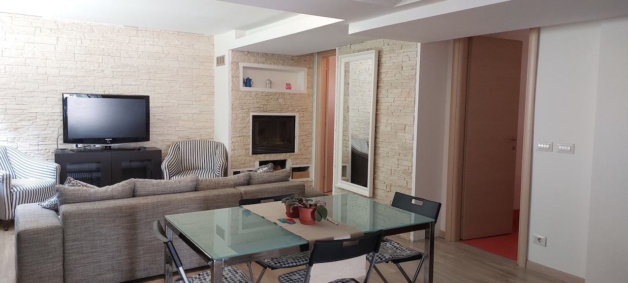 A Little Nest - Ivrea