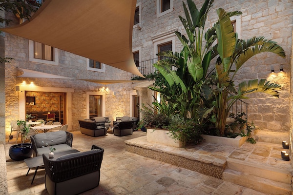 Central Heritage Hotel - Split