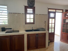 Apartamento, casa de banho anexa | Cozinha partilhada